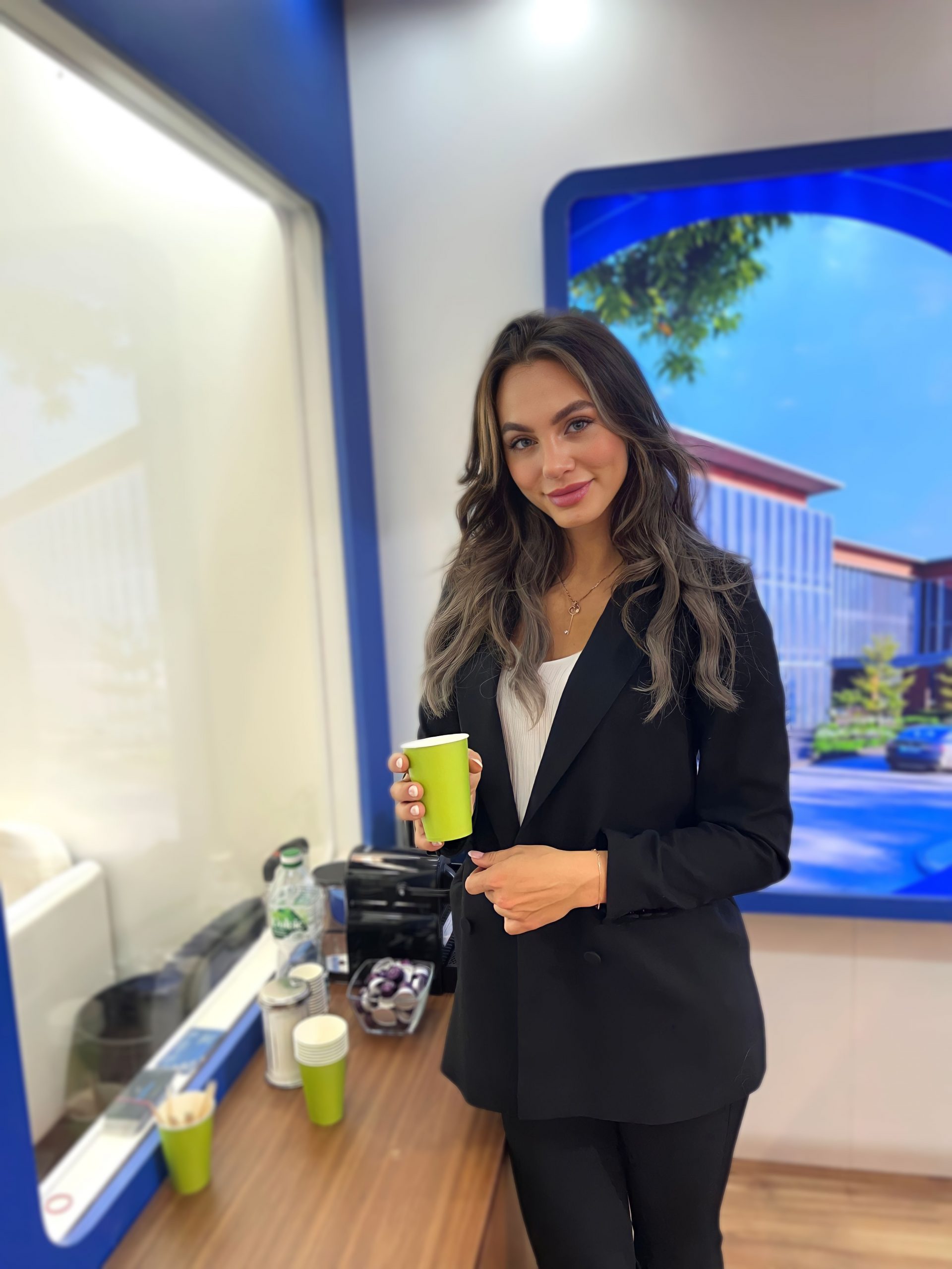 Für Hostessen-Jobs bewerben | Glowstaff Agency™ Hostessen, Promoter und ...